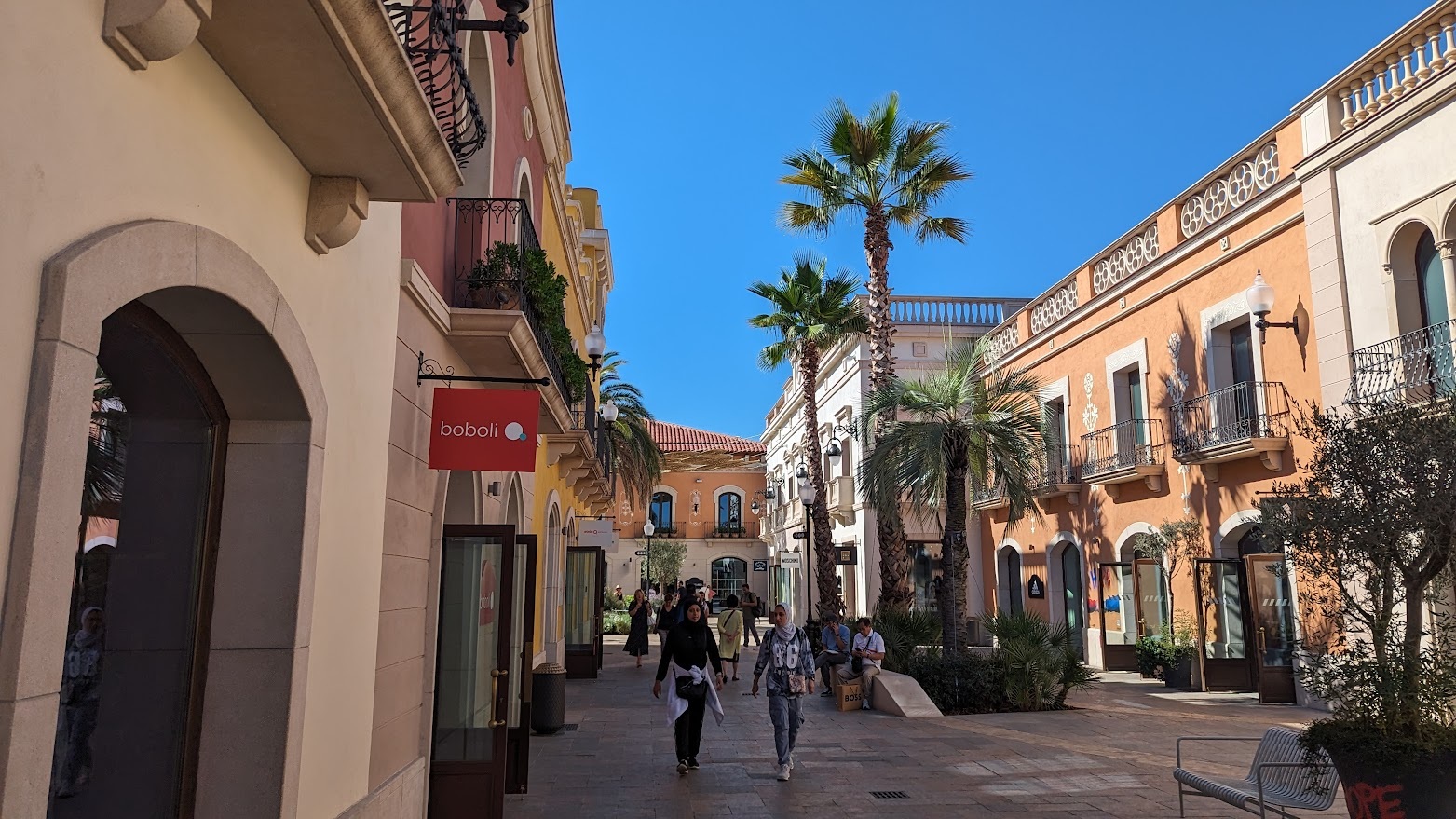 La Roca Village: Most Experience per Sqm | invidis