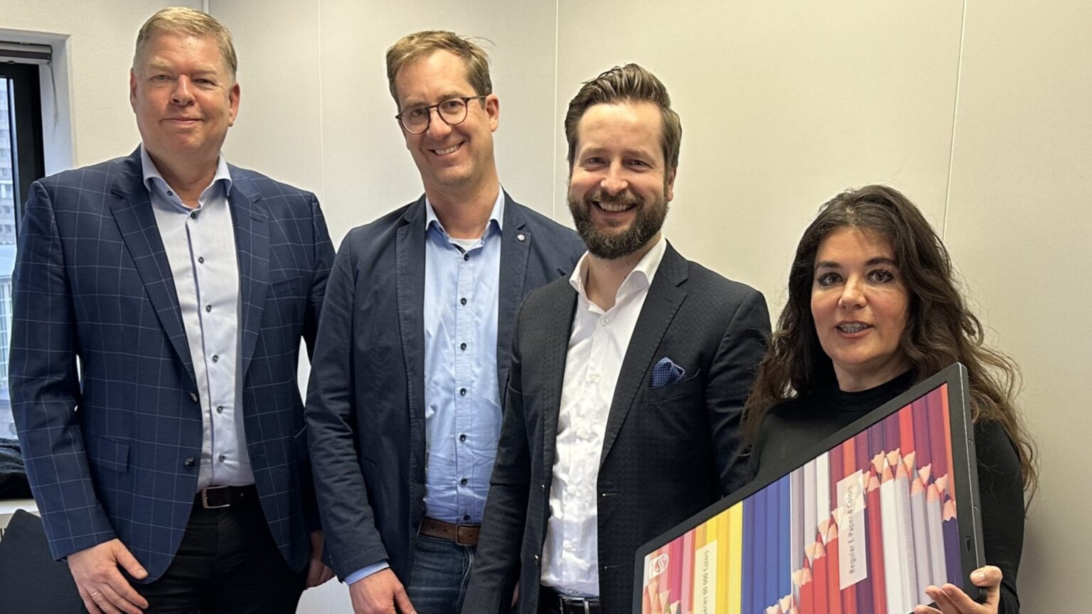 Deutsche Telekom: Re-Entering DooH with Philips ePaper | invidis