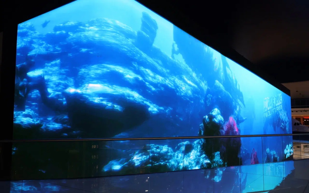 DooH: New Record – Largest Indoor Screen | invidis