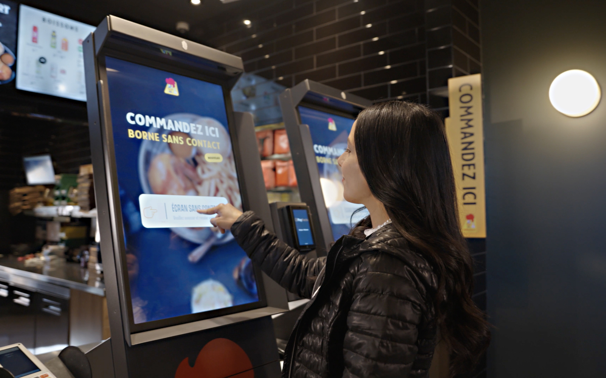 AirXtouch: Premiere for Table-Top Touchless Kiosk | invidis