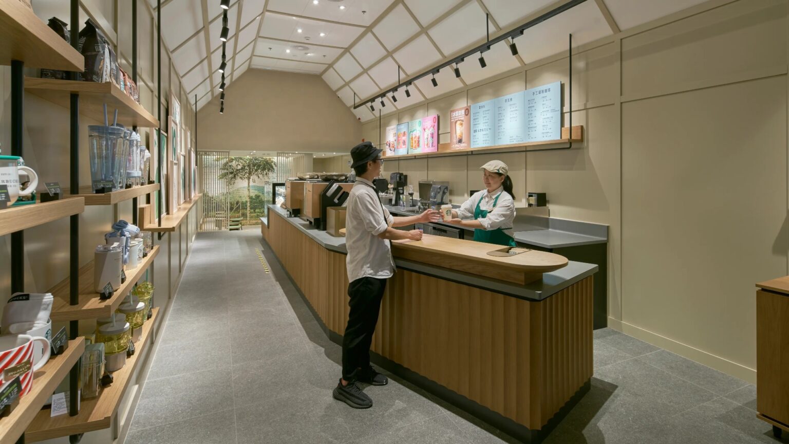 Signage and ESL: Sustainable Starbucks Stores | invidis