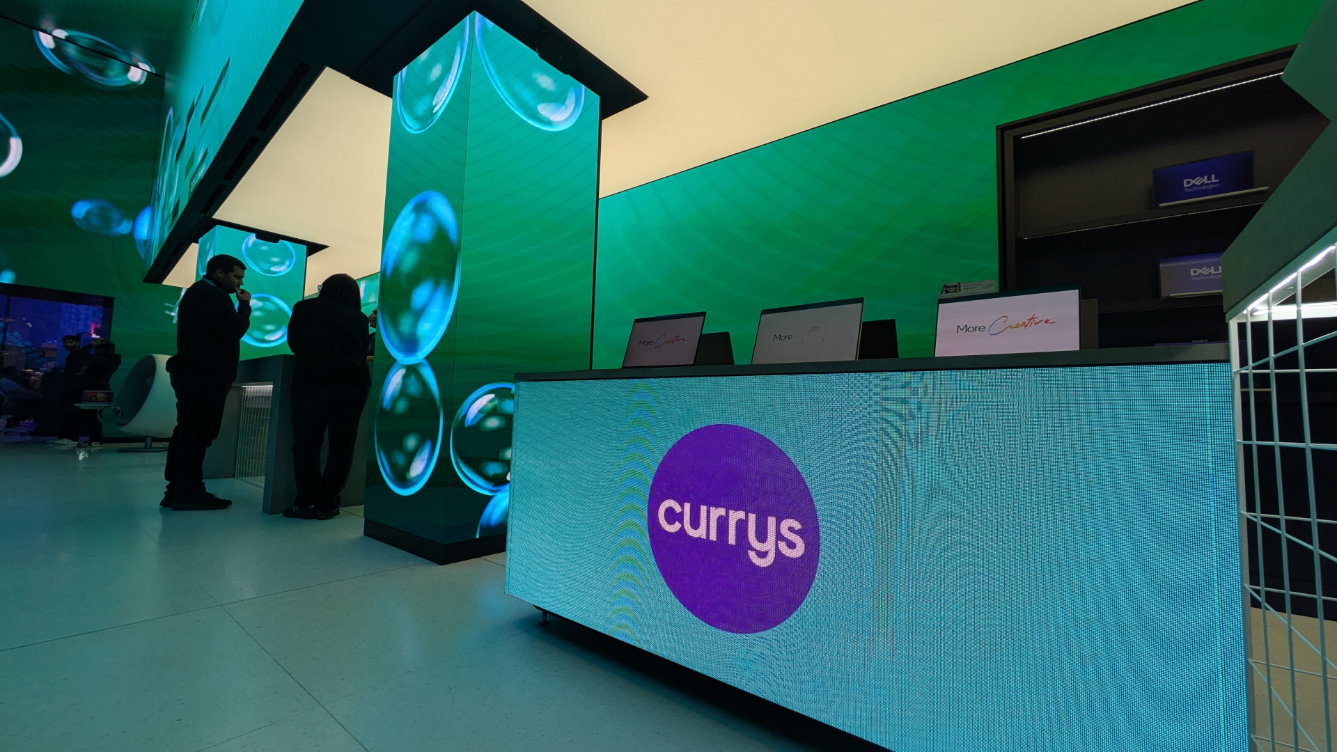 Future Stores: The Pinnacle of Immersive Retail | invidis