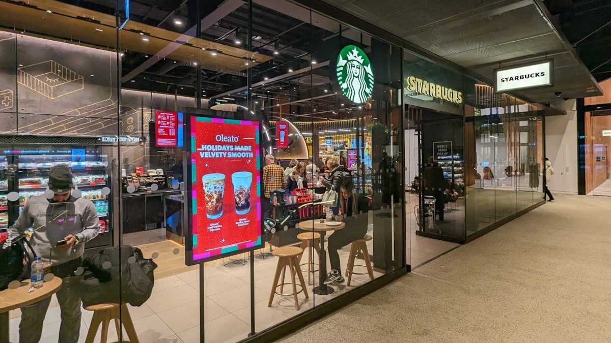 The new Starbucks CEO's plan to revive the struggling coffeehouse chain ...