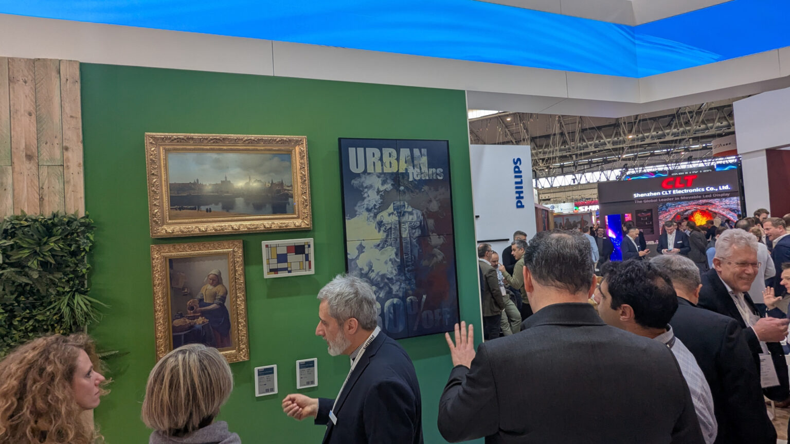 ISE 2025: The Top 10 Digital Signage Trends | invidis