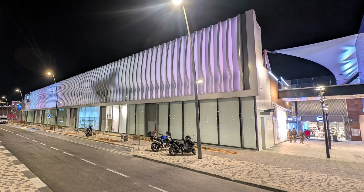 Big Fashion Mall: Transparent in Tel Aviv | invidis