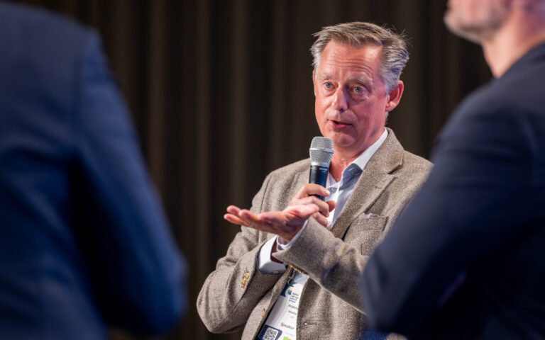 Zetadisplay: CEO Anders Olin to Step Down | invidis