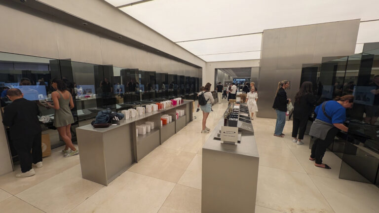 Zara: Leading Fast Fashion With Smart Digital Design | invidis